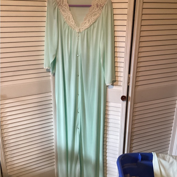 Shadowline | Intimates & Sleepwear | Vintage Ladies Shadowline Mint ...